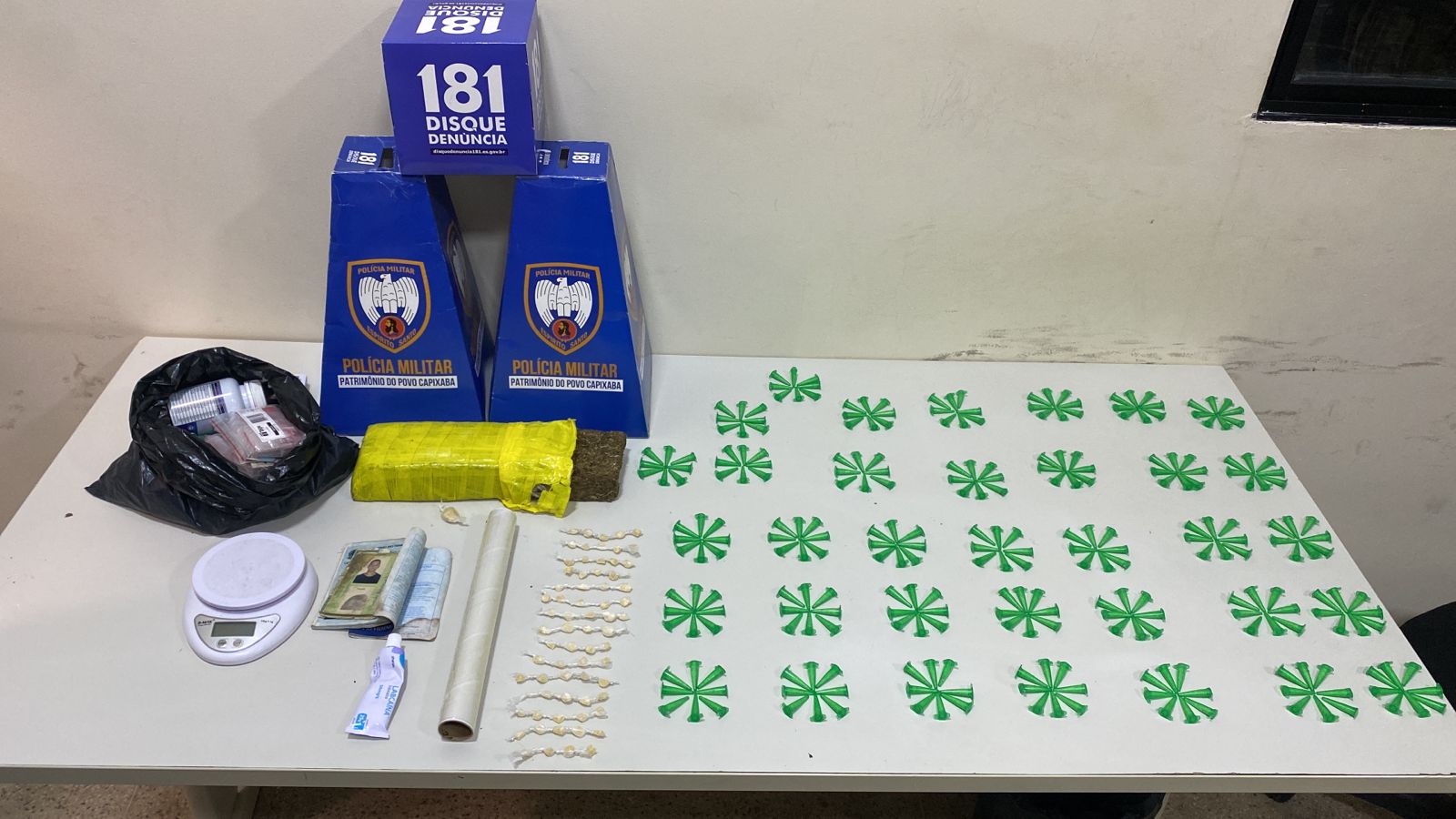 PMs do 10° batalhão realizaram várias apreensões de drogas neste final ...
